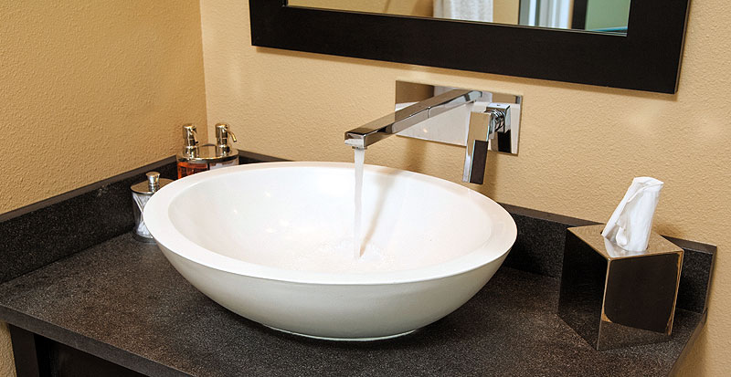 Freestanding basins with the look and feel of natural stone
